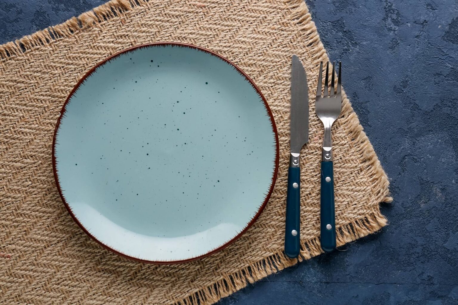 Octan etylu – właściwości, zastosowania i znaczenie w chemii organicznej